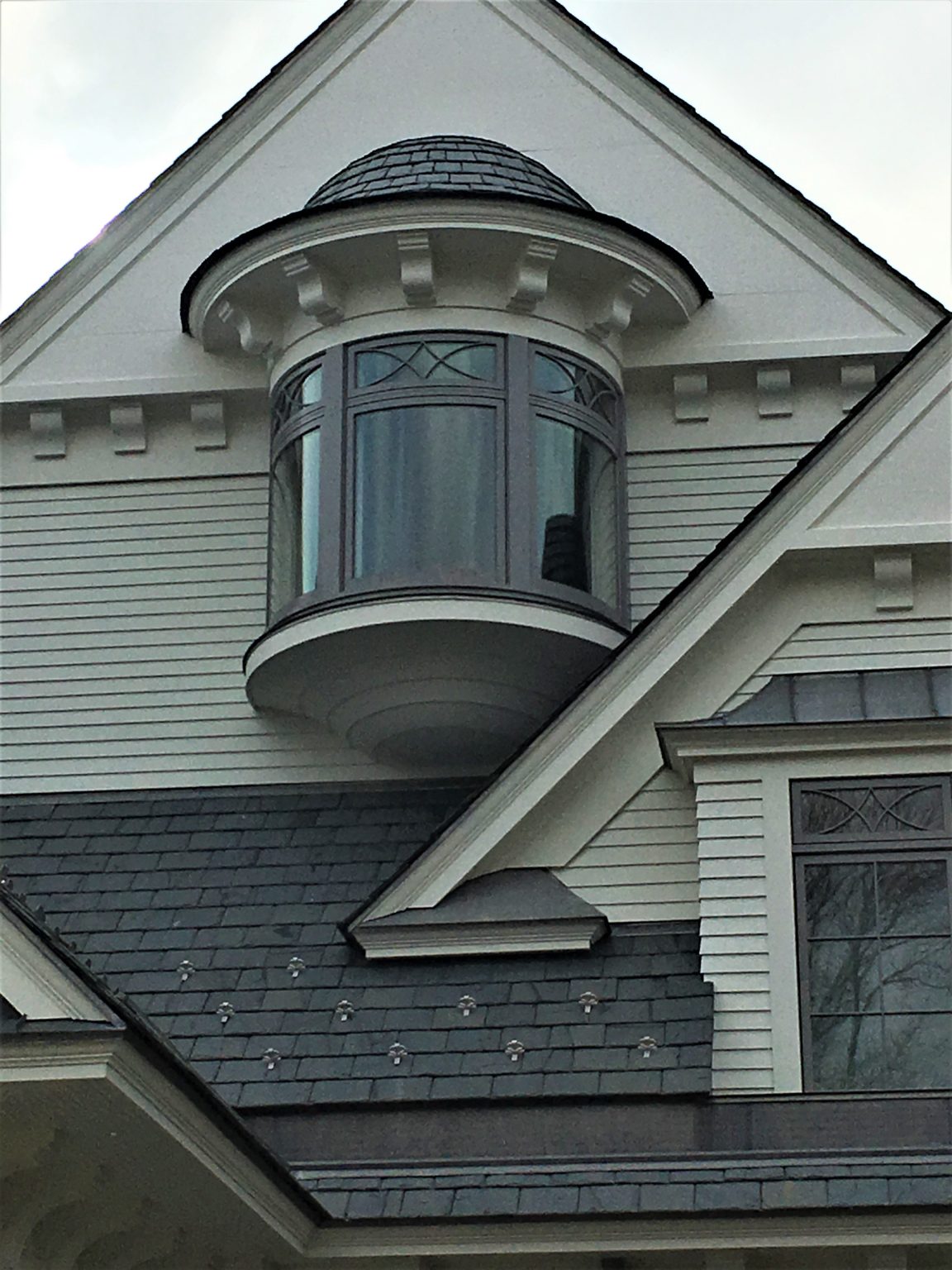 How Curved Glass is Used for Residential Windows - Bent Glass Design, Inc